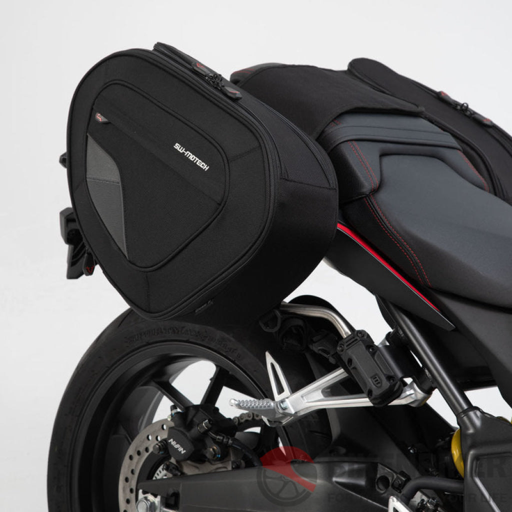 Honda CBR 650 R Luggage - Blaze Saddlebag System - SW-Motech – Bikenbiker